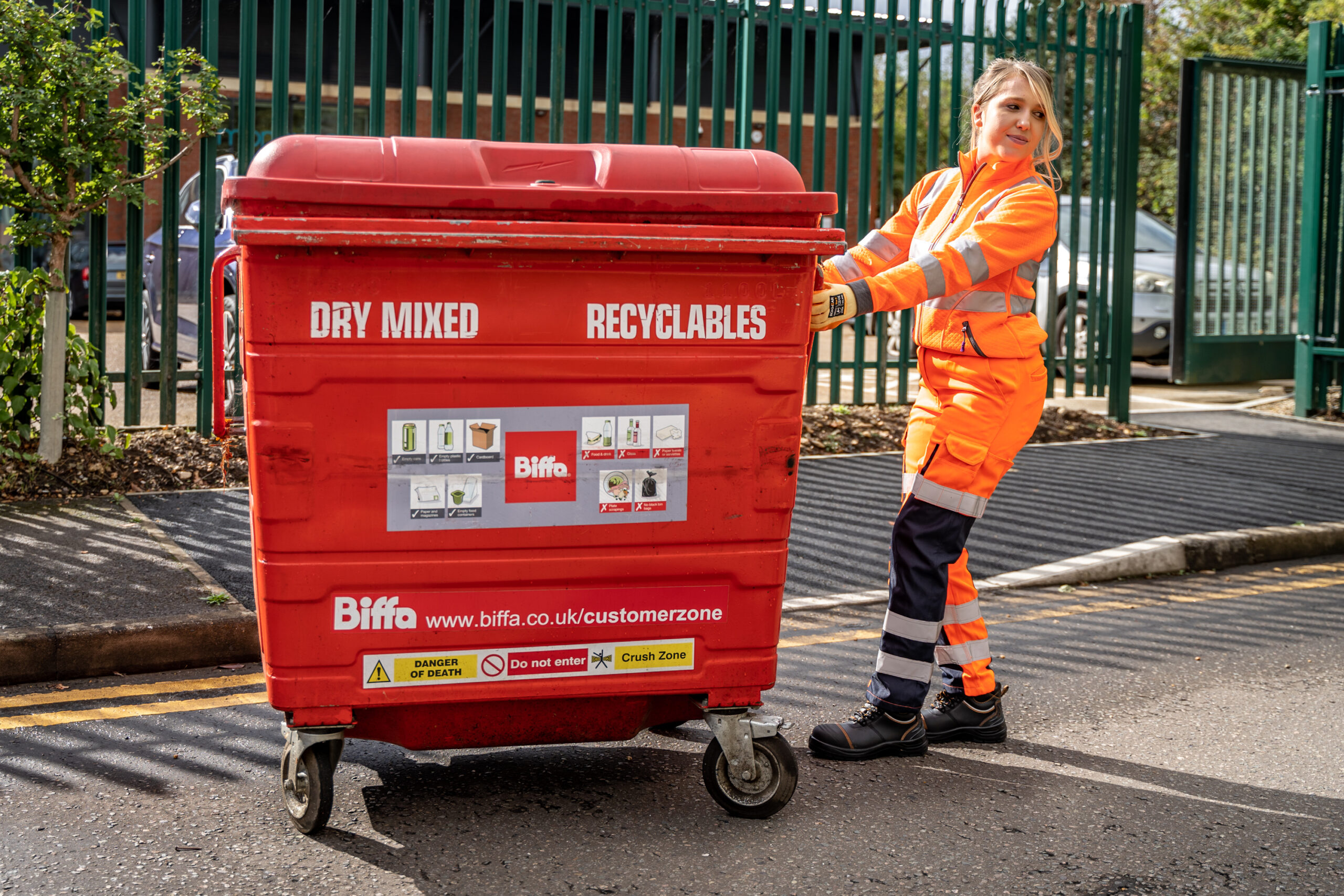 EMPOWERING WOMEN AT WORK: OUR INCLUSIVE OFFERING | ROKWEAR®